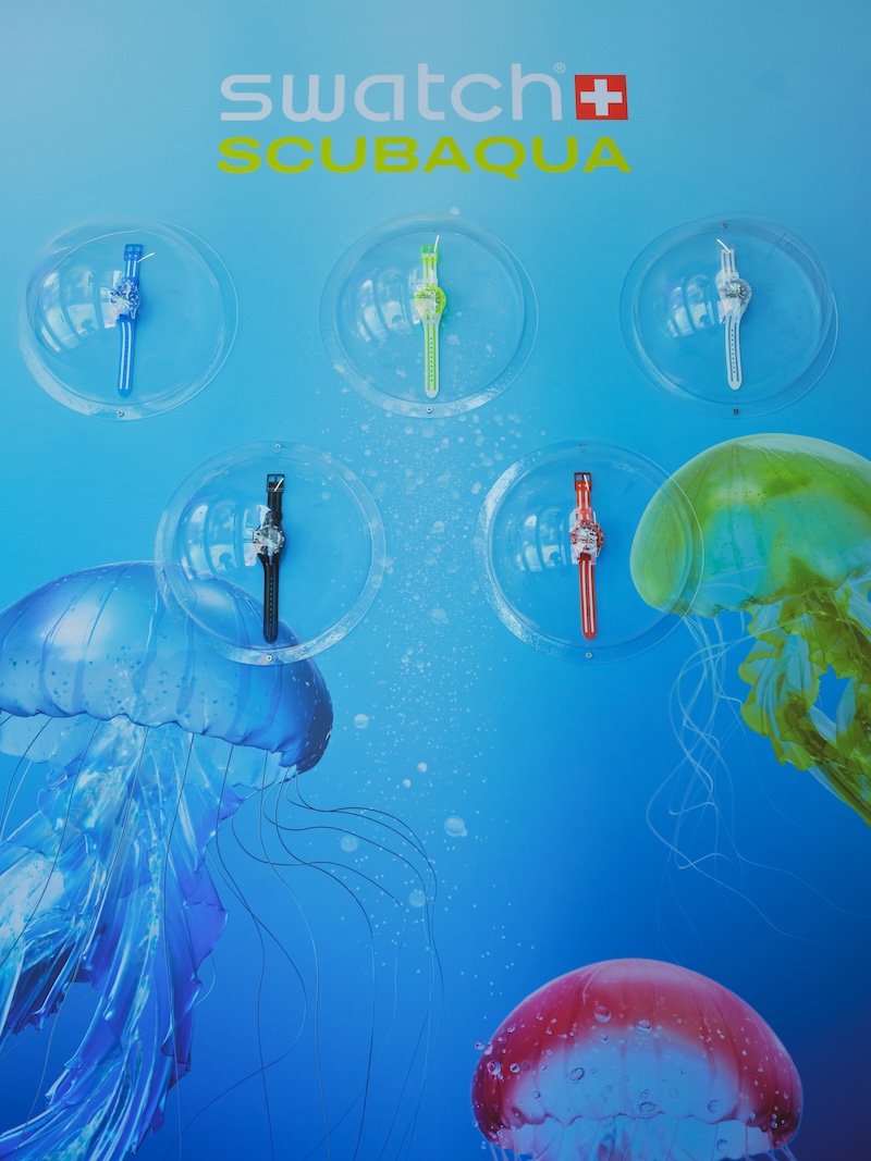 Swatch SCUBAQUA 系列：五款水母色系的果凍錶款
